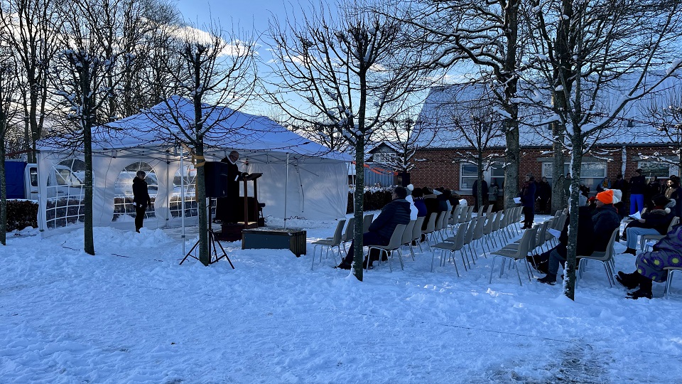 Julegudstjeneste på torvet i Tistrup